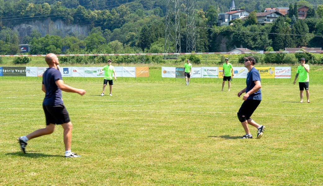 Plauschturnier von FB Montlingen zieht Jung und Alt in den Bann | Der ...