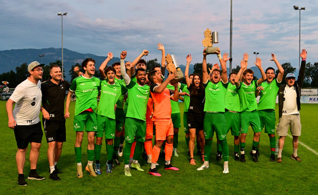 Der FC Rebstein feiert seinen überraschenden Sieg am Pokalturnier – die ...