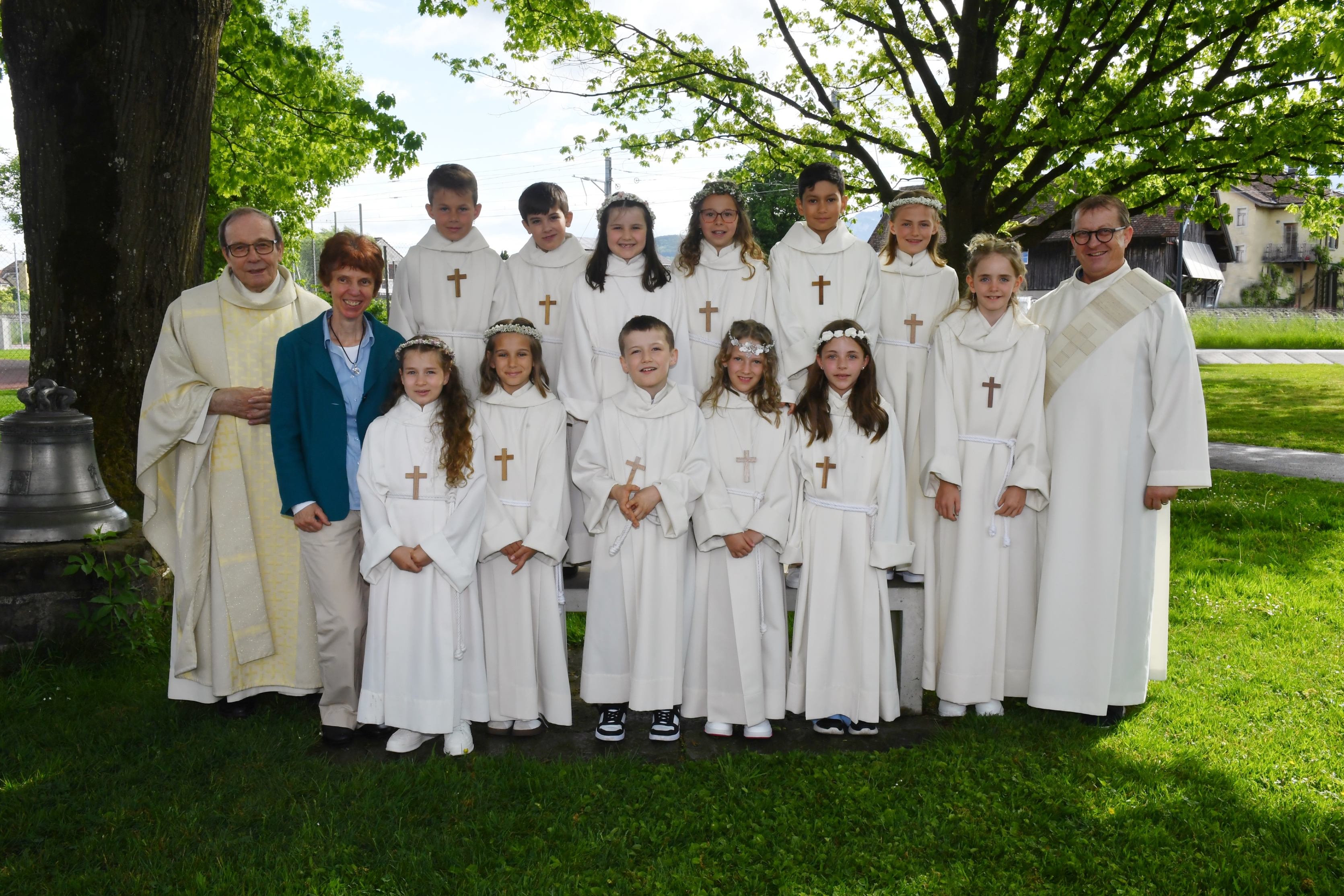 Festliche Freude: 27 Kinder empfangen die heilige Kommunion (1) | Der ...