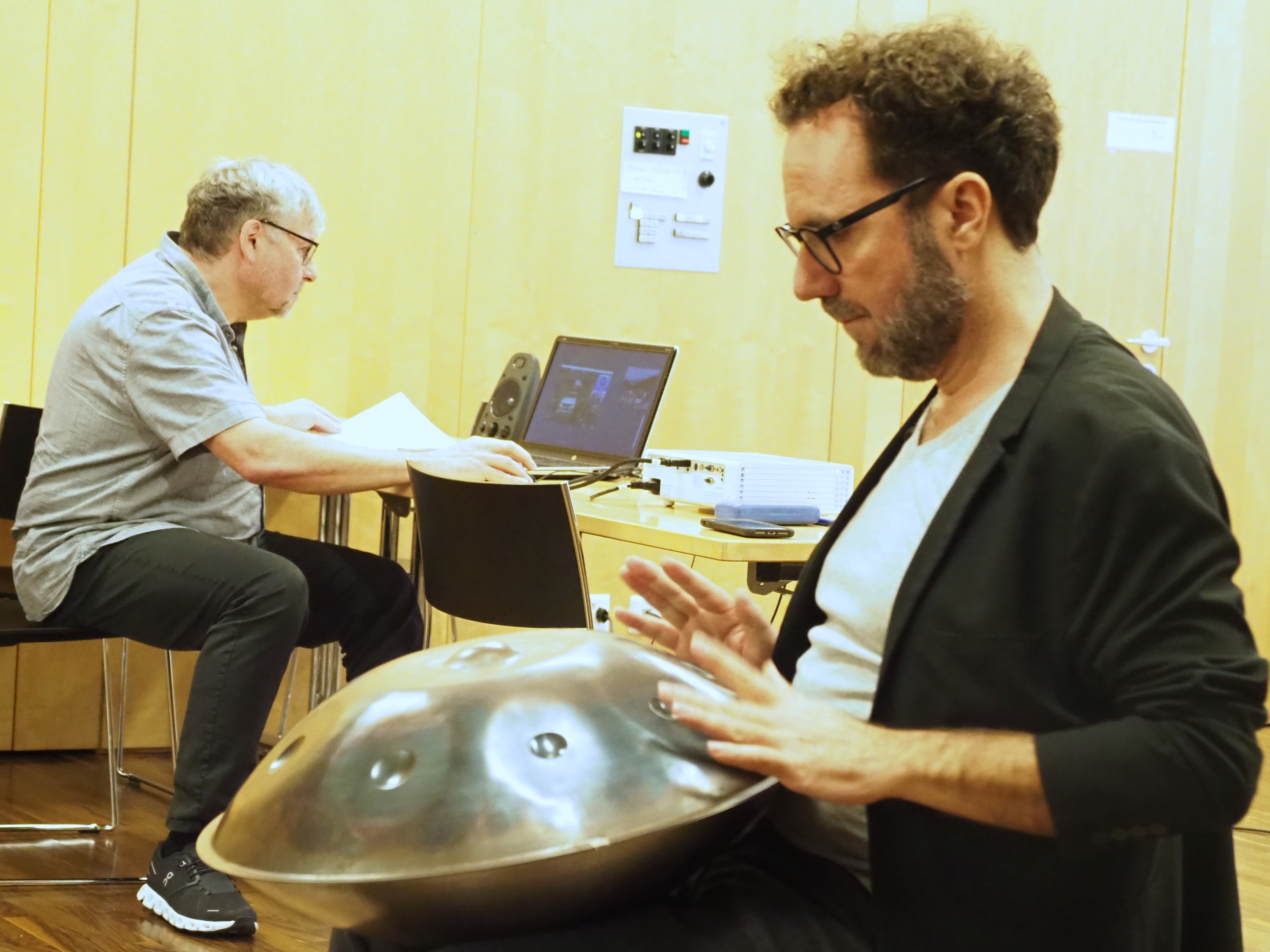 Perkussionist Enrico Lenzin war Stargast am Neugass-Treff | Der Rheintaler