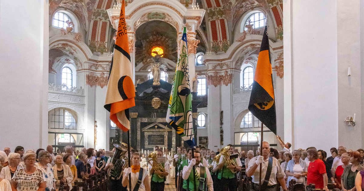 Rheintaler Gläubige pilgerten nach Einsiedeln | Der Rheintaler
