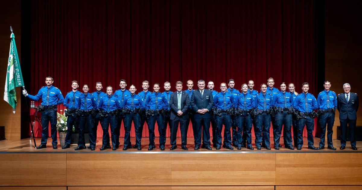 20 neue Polizeiangehörige ins Korps der Kantonspolizei St.Gallen ...