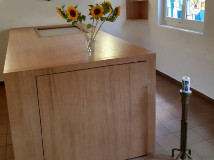 Aufbahrungshalle mit neuen Katafalk-Anlagen und moderner Technik | Der ...