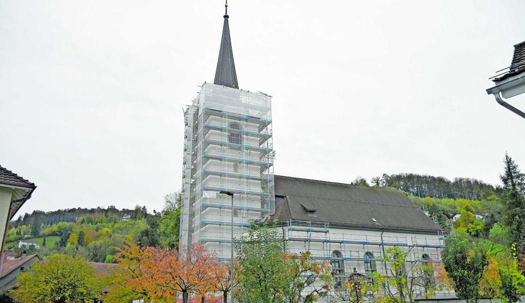 Das Gerüst um die Kirche ist bis Weihnachten weg | Der Rheintaler