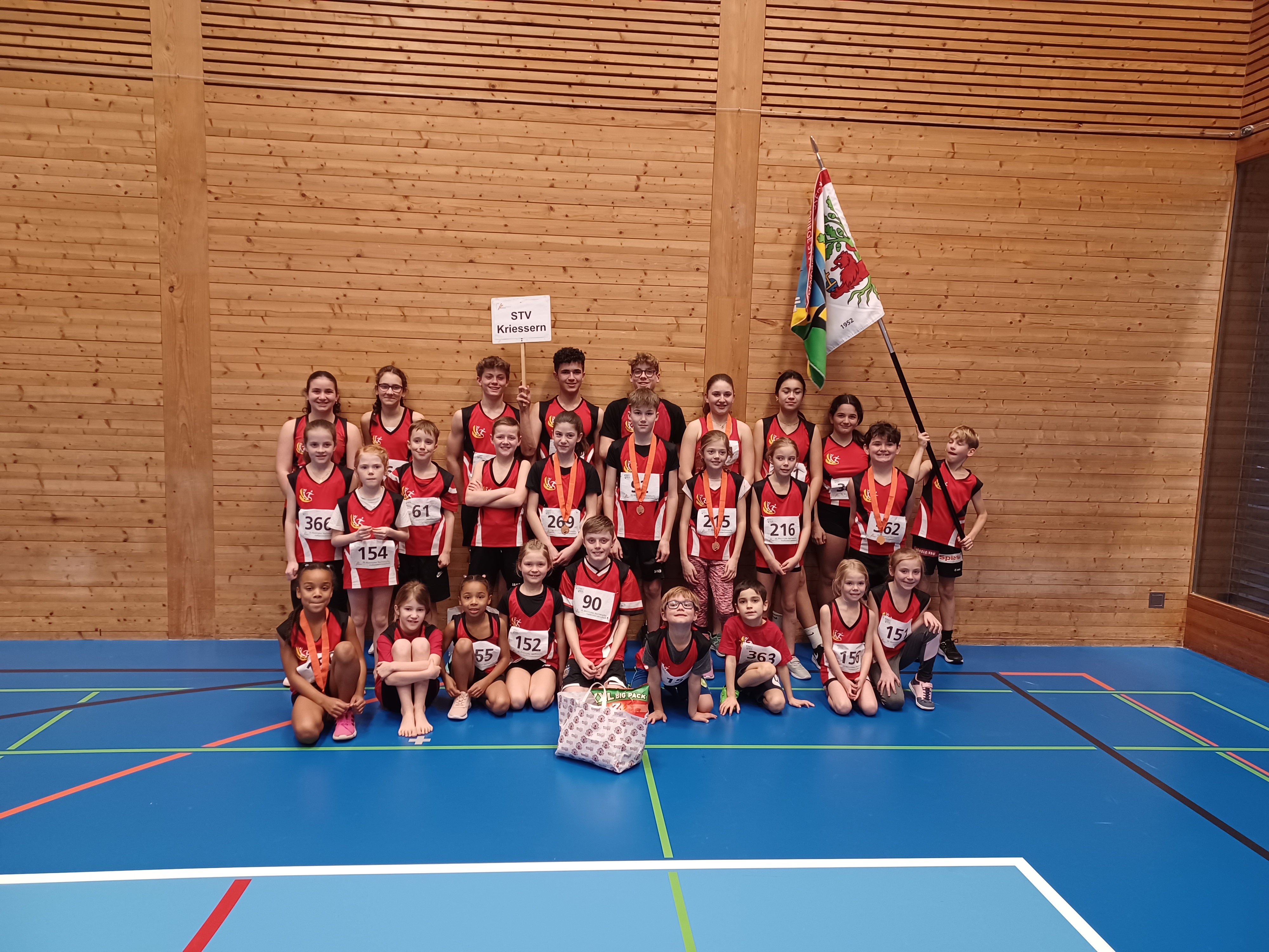 Der Jugi des STV glückte der Saisonstart am Hallenmeeting | Der Rheintaler