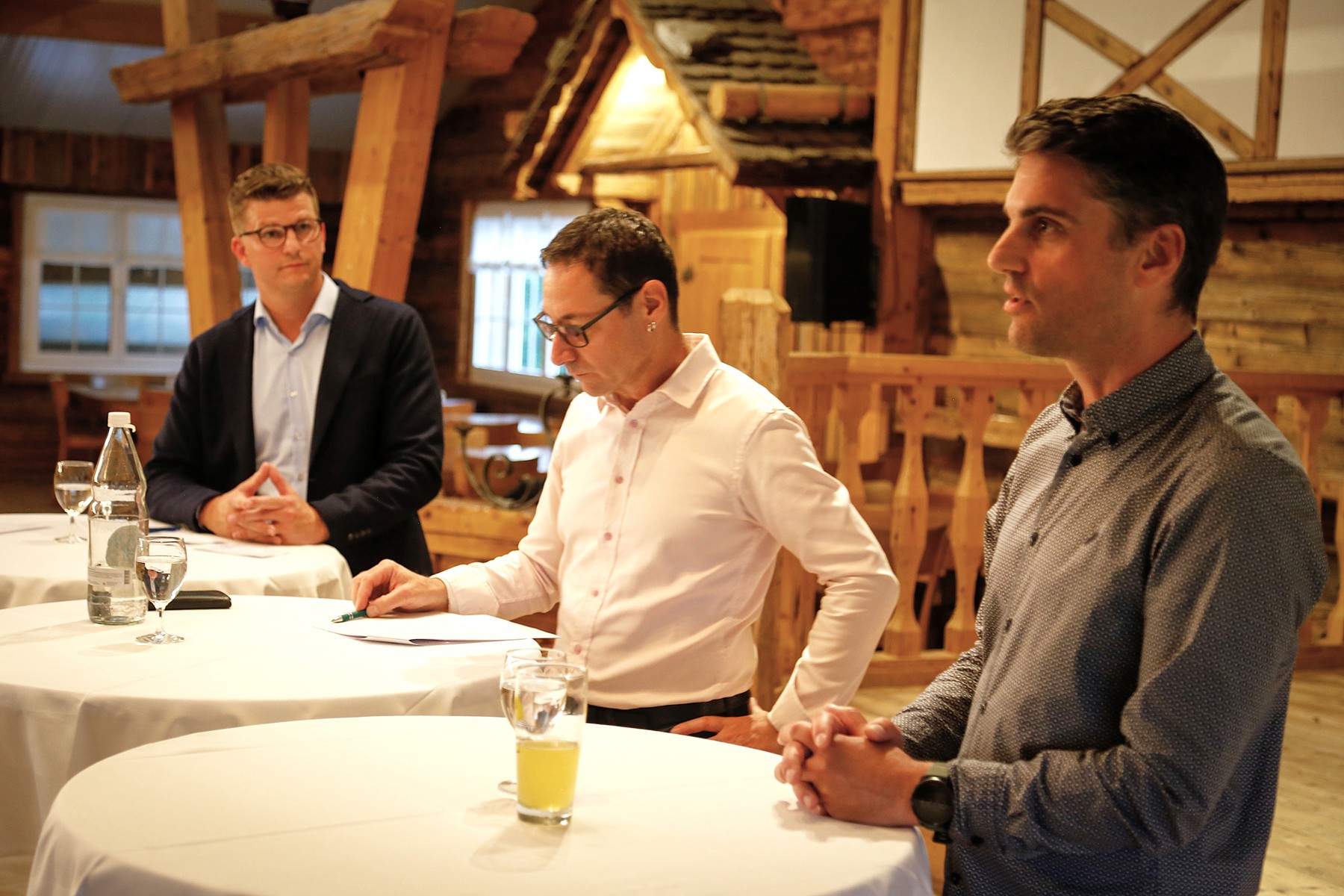 Podiumsdiskussion in der Höhle des Löwen: Grünen-Präsident Bosshard ...