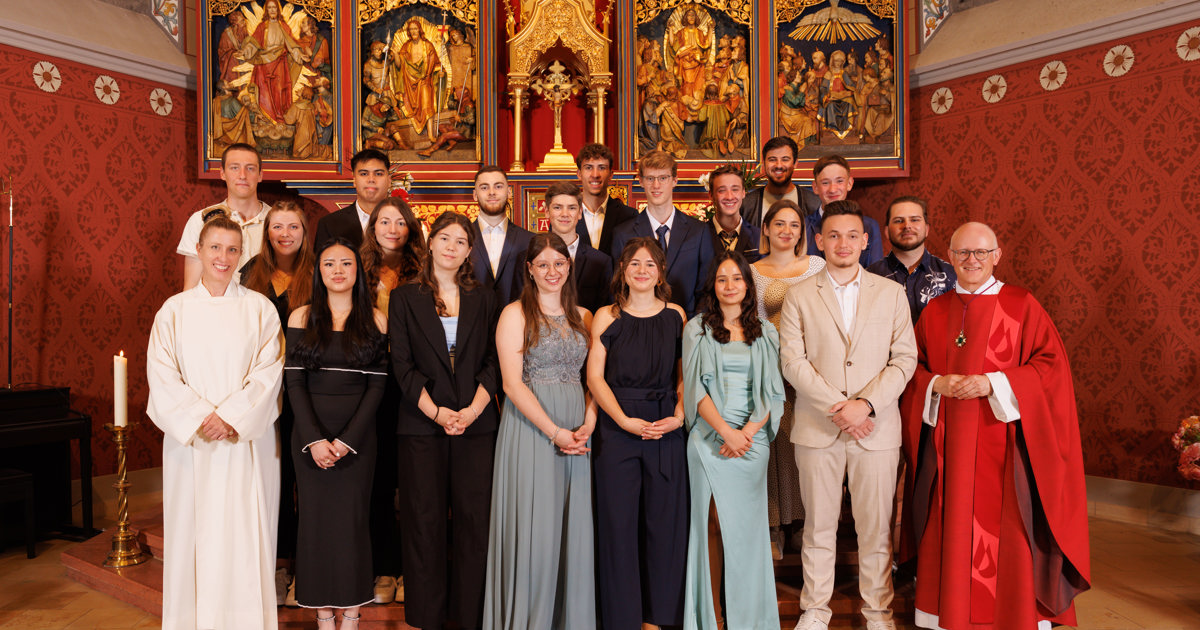 15 junge Menschen empfingen das Sakrament der Firmung | Der Rheintaler