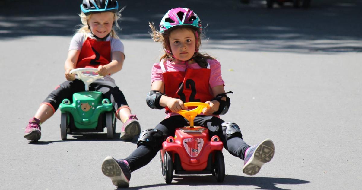Mit dem Bobbycar durchs Dorf flitzen | Der Rheintaler