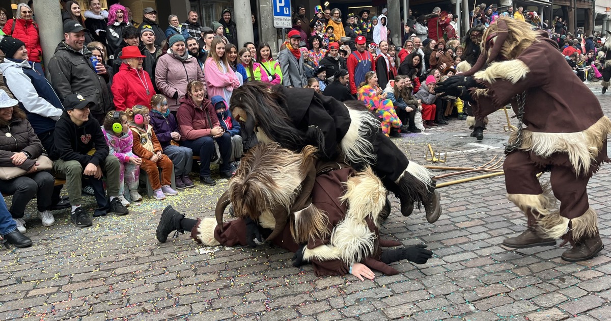 Hübsche Tüfel-Knäuel am Boden hinterliessen Eindruck | Der Rheintaler