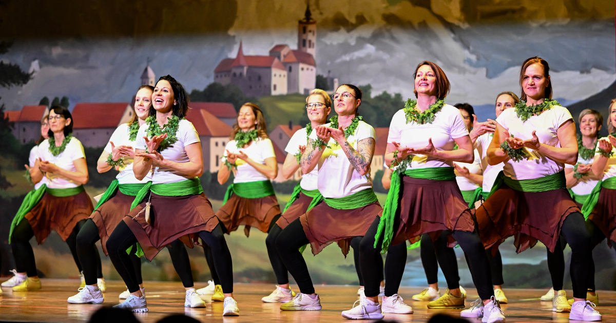 STV Kriessern nahm das Publikum mit auf eine Reise ins Mittelalter ...